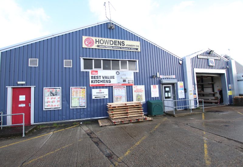 Screwfix takes additional trade counter outlet in Farnham - Curchod & Co