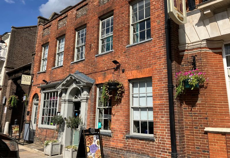 Pizza Express renews lease in Farnham’s Castle Street on a 15-year term ...